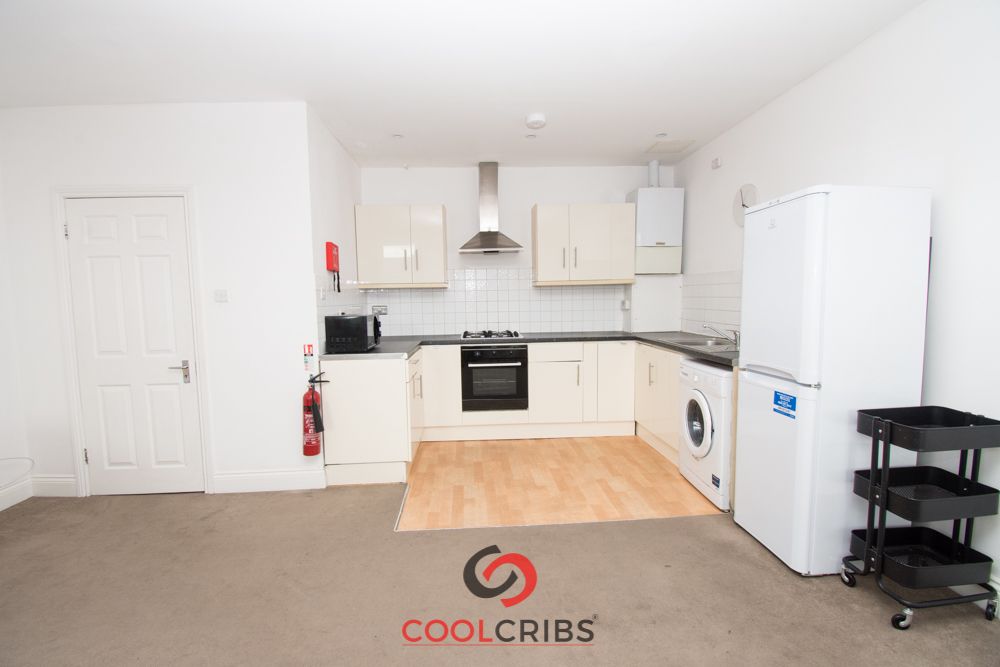 3 bed flat to rent in Linburn House, London NW6, £3,033 pcm - Zoopla