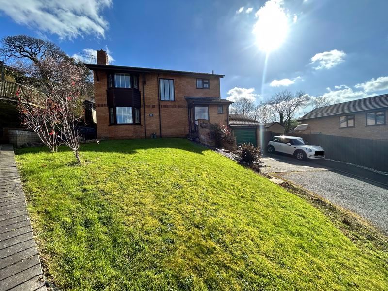 3 bed detached house for sale in Meadowbank, Old Colwyn, Colwyn Bay ...