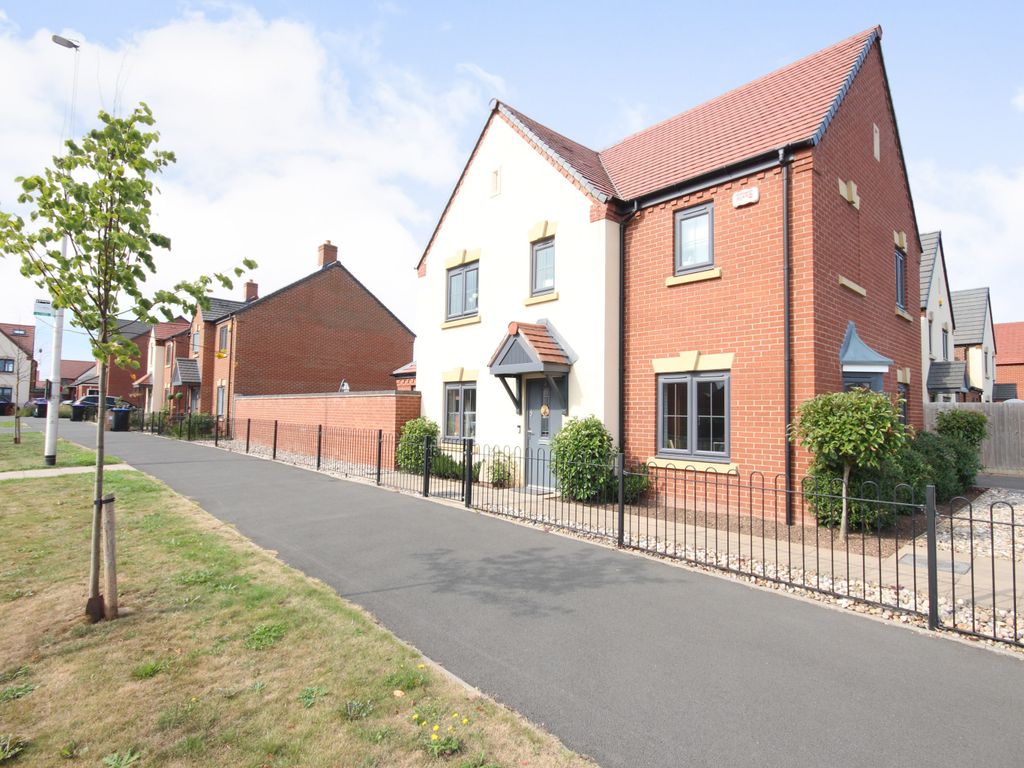 3 Bed Detached House For Sale In Lionheart Avenue Bishops Tachbrook