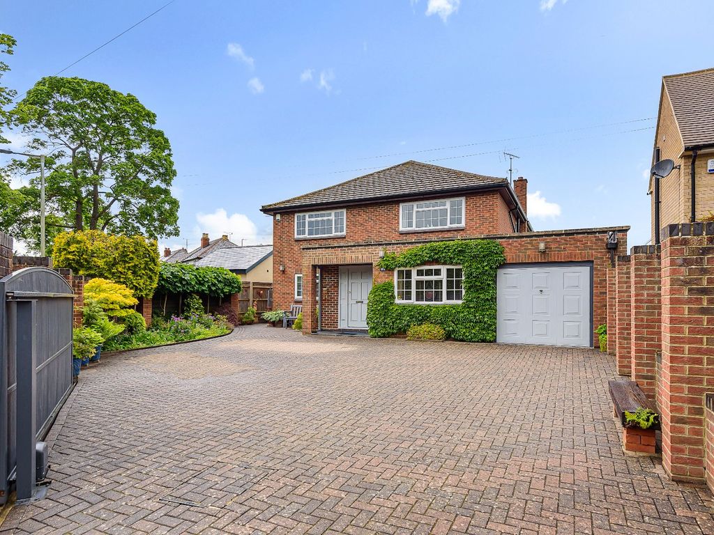 4 Bed Detached House For Sale In Leckhampton Cheltenham