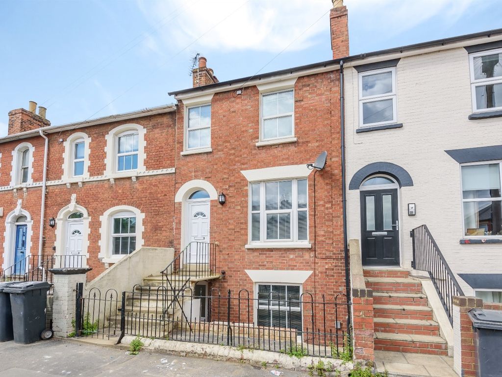 3 bed terraced house to rent in Bedford Road, Reading RG1 - Zoopla