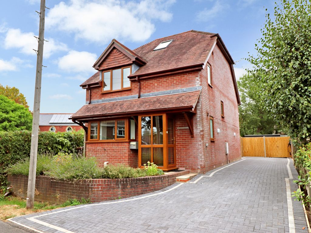 4 bed detached house for sale in Old Spring Lane, Swanmore, Southampton ...