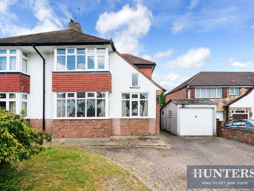 3 Bed Semi Detached House For Sale In Broadmead Avenue Worcester Park