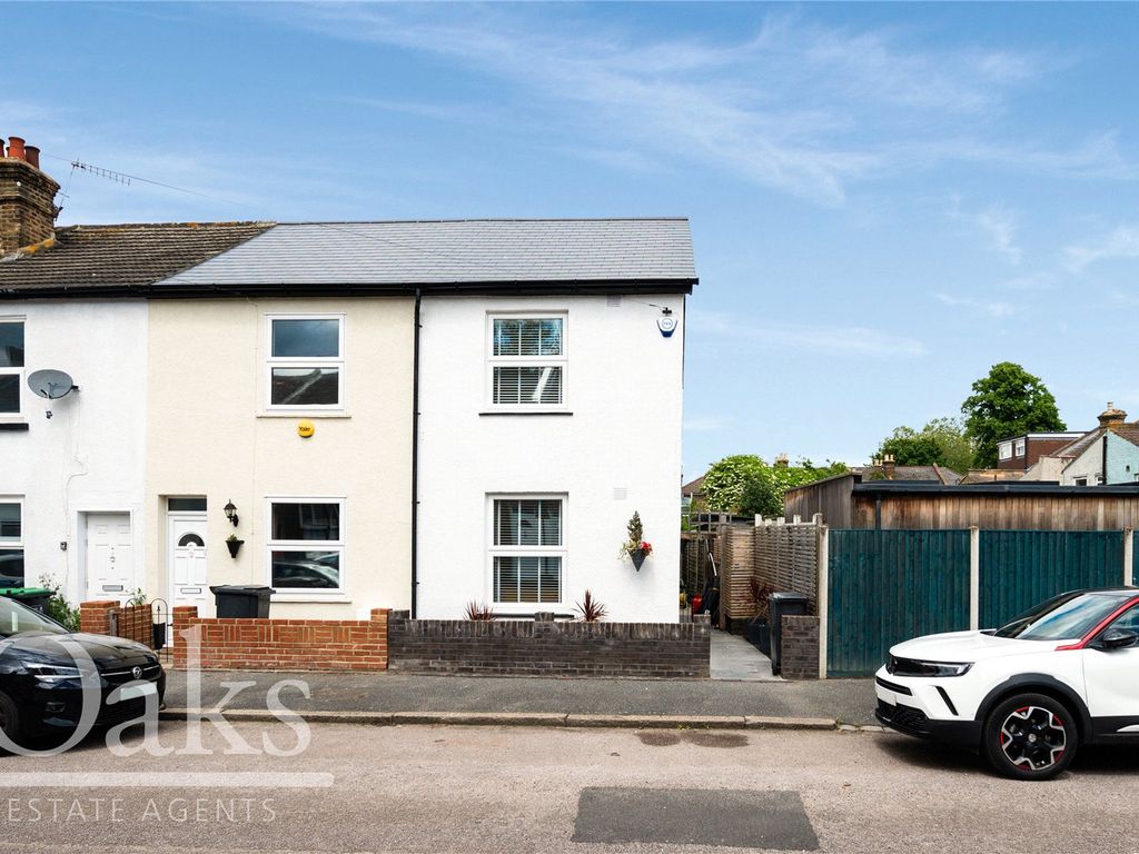 2 bed end terrace house for sale in Salisbury Road, Woodside, Croydon SE25, £425,000 - Zoopla