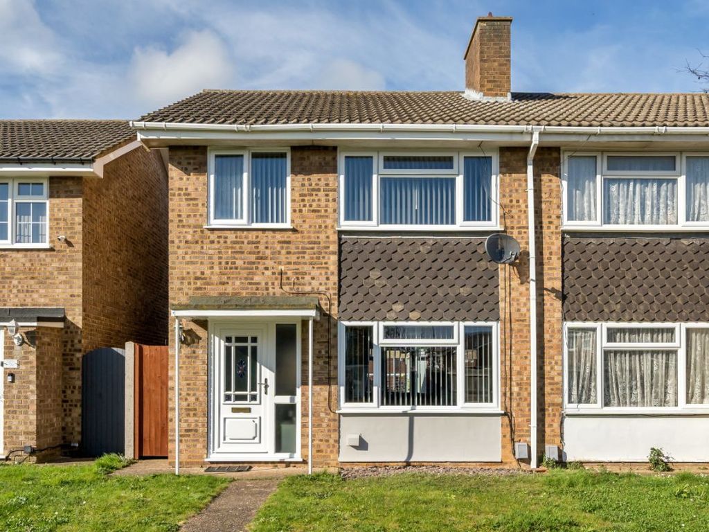 3 Bed Semi Detached House For Sale In Lilac Walk Kempston Bedford