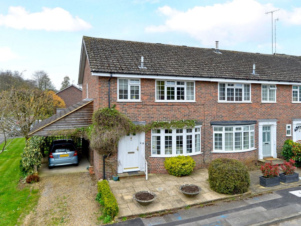 3 bed end terrace house for sale in Milford, Godalming, Surrey GU8 - Zoopla