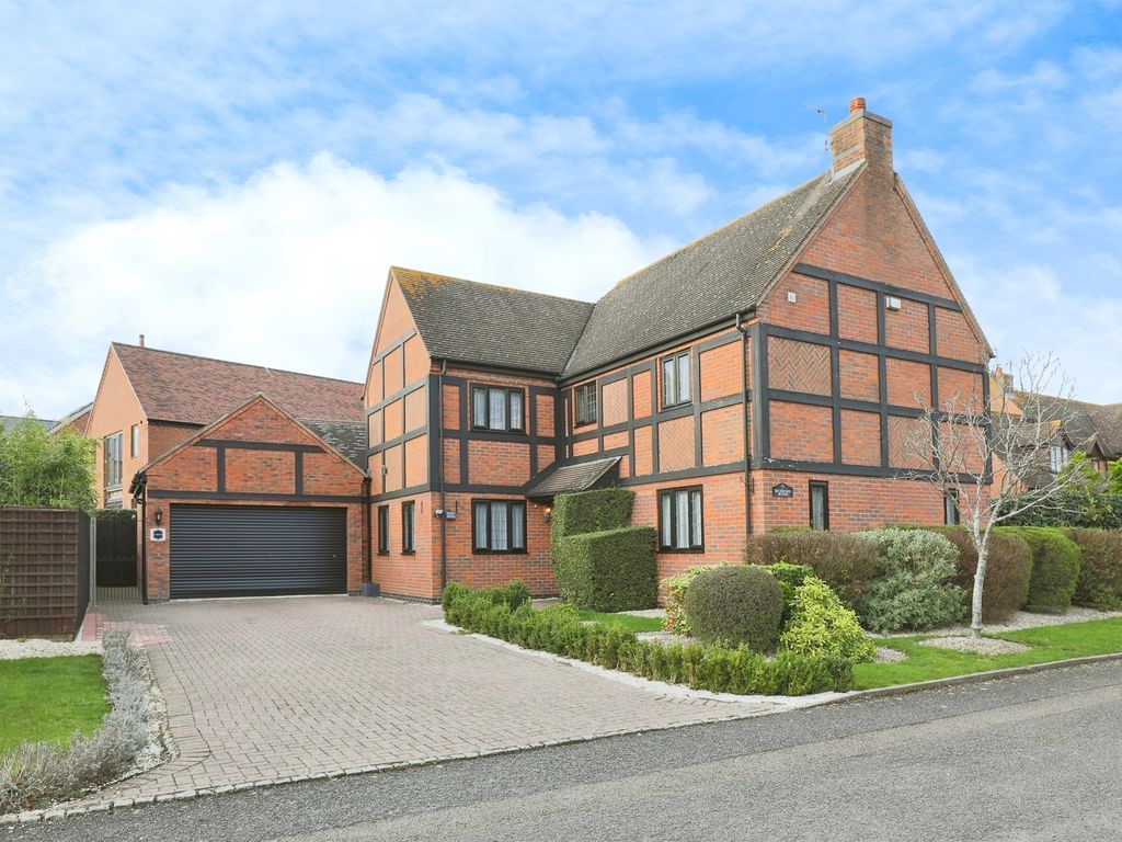4 bed detached house for sale in Upper Farm Meadow, Gaydon, Warwick ...
