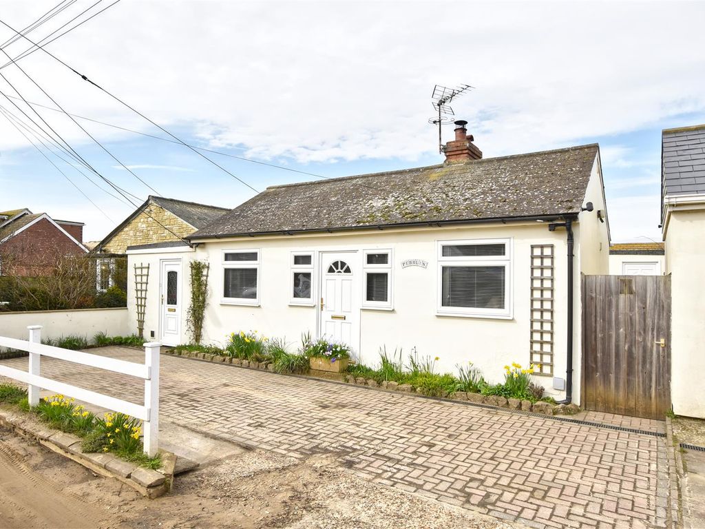 4 bed detached bungalow for sale in Sea Road, Camber, Rye TN31, £ ...