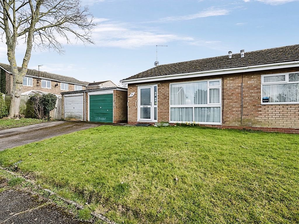 2 bed semi-detached bungalow for sale in Swyncombe Green, Hartwell ...