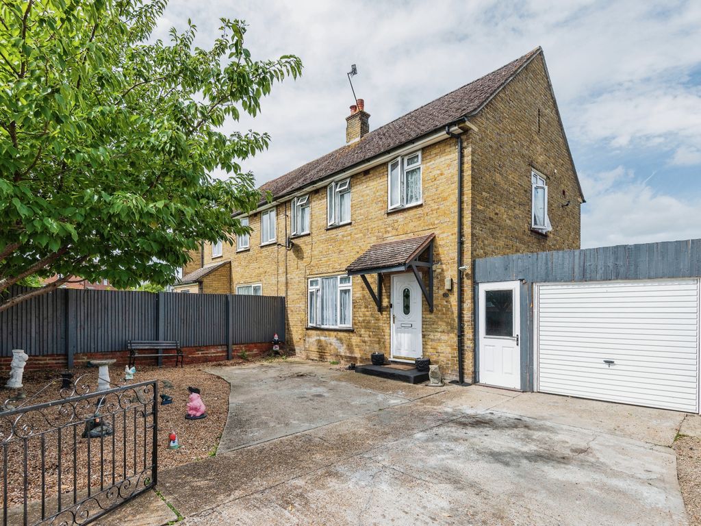3 Bed Semi Detached House For Sale In Reed Avenue Canterbury Ct1 £