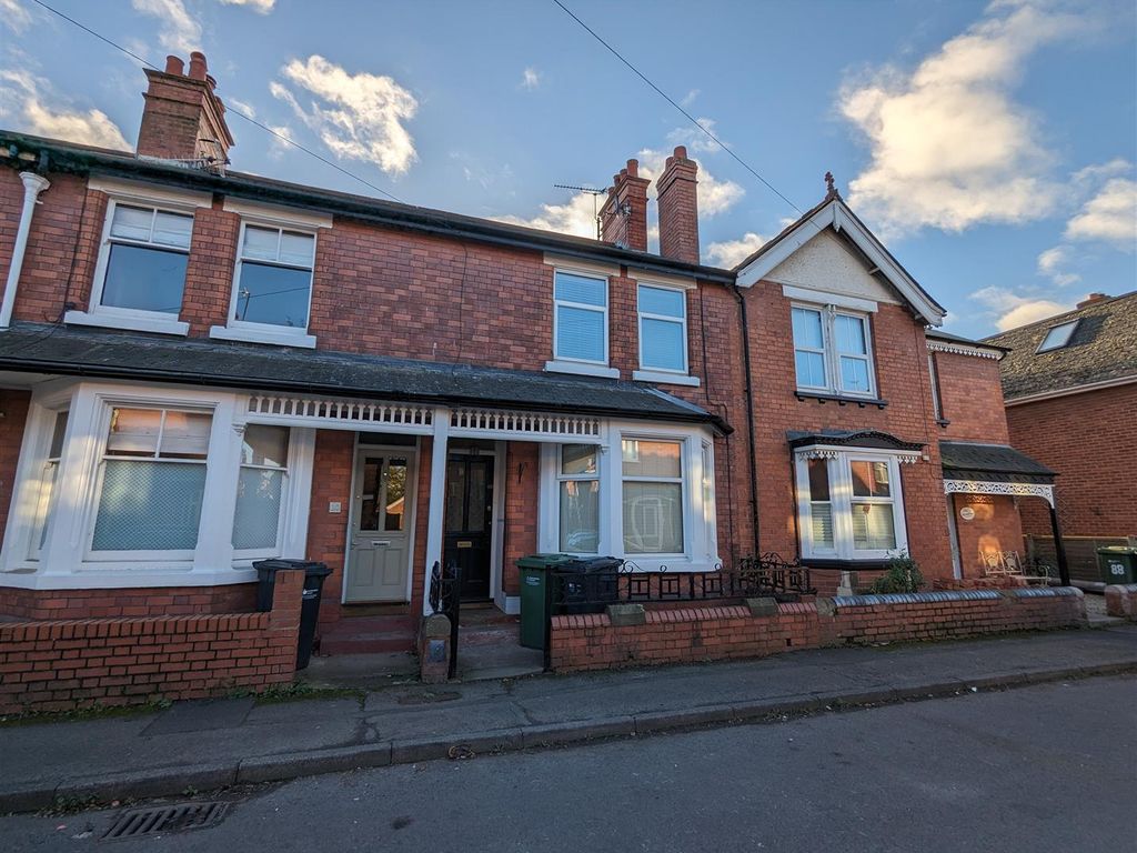 2 bed terraced house to rent in Baysham Street, Hereford HR4, £850 pcm ...