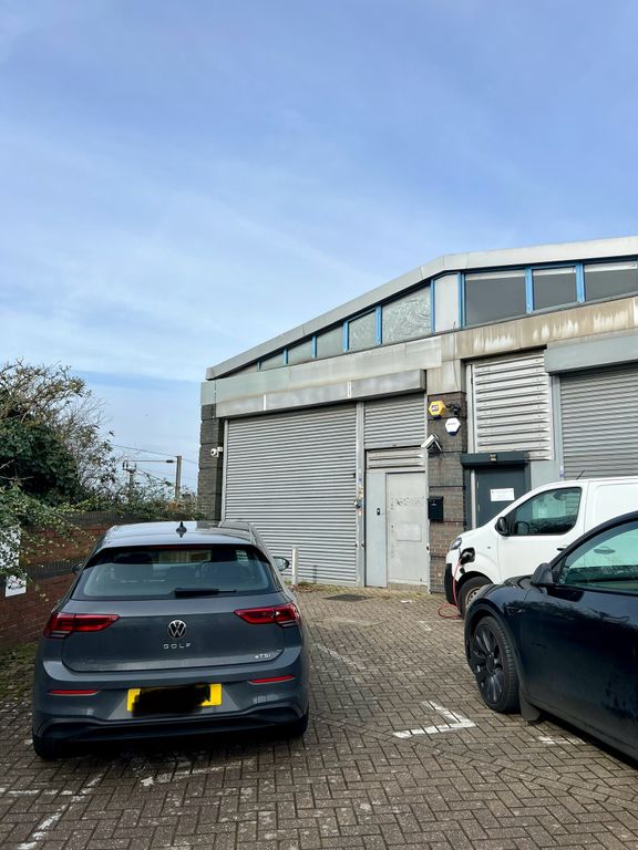 Industrial to let in Unit 9 Rutland Studios, White City, London NW10, £ ...