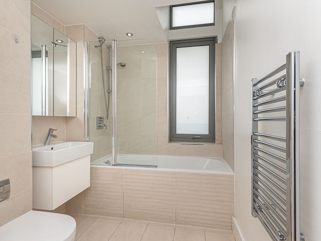 1 bed flat to rent in Bonchurch Road, Portobello Square, Ladbroke Grove ...