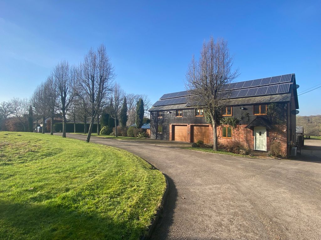 2 bed cottage to rent in Hill Street, Calmore, Southampton SO40 - Zoopla