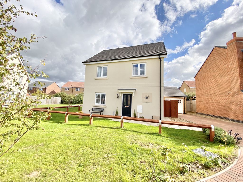 3 Bed Detached House For Sale In Buxton Crescent Broughton Astley Le9