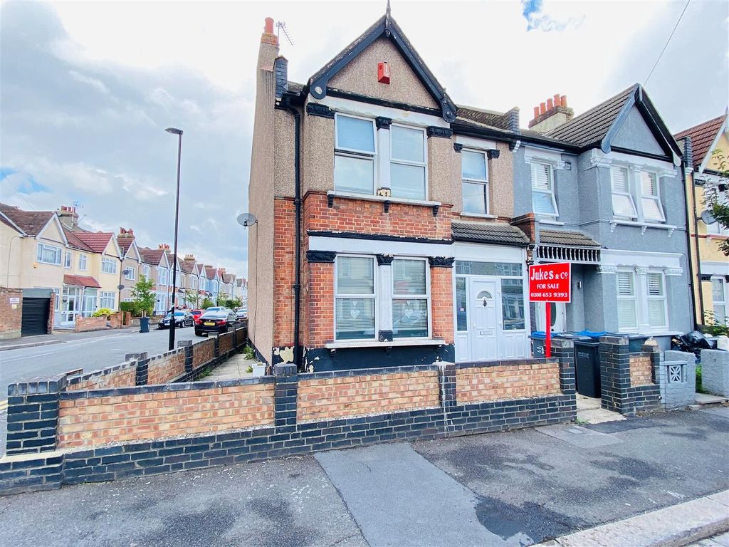 3 bed end terrace house for sale in Estcourt Road, Woodside, Croydon ...