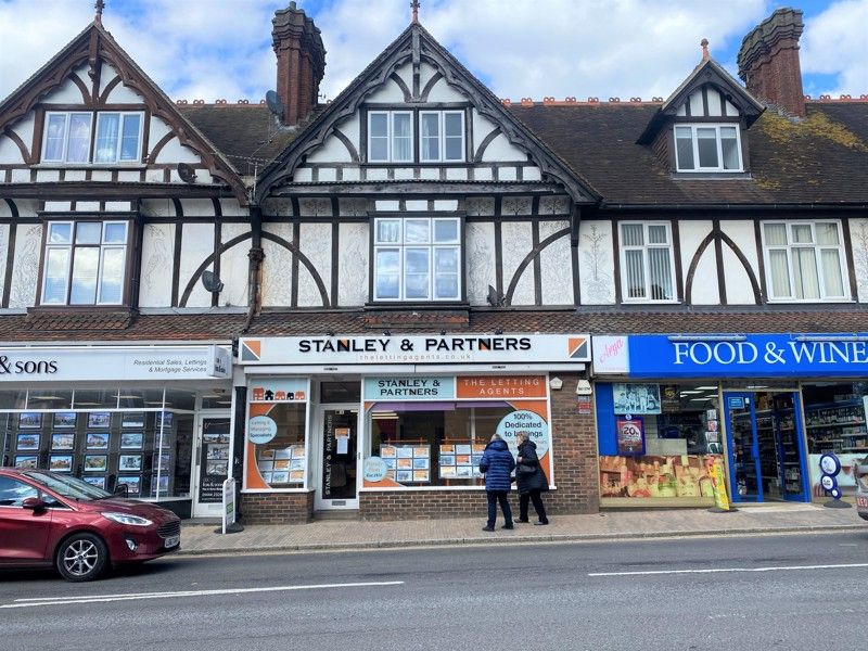 Retail premises to let in 14 Station Road, Burgess Hill, West Sussex ...