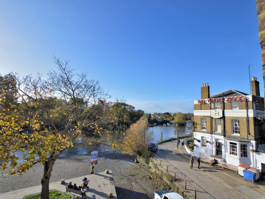 2 bed flat to rent in Water Lane, Richmond TW9 - Zoopla