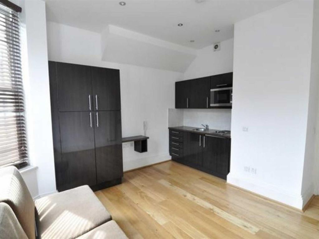 Studio to rent in West End Lane, West Hampstead, London NW6, £1,348 pcm ...