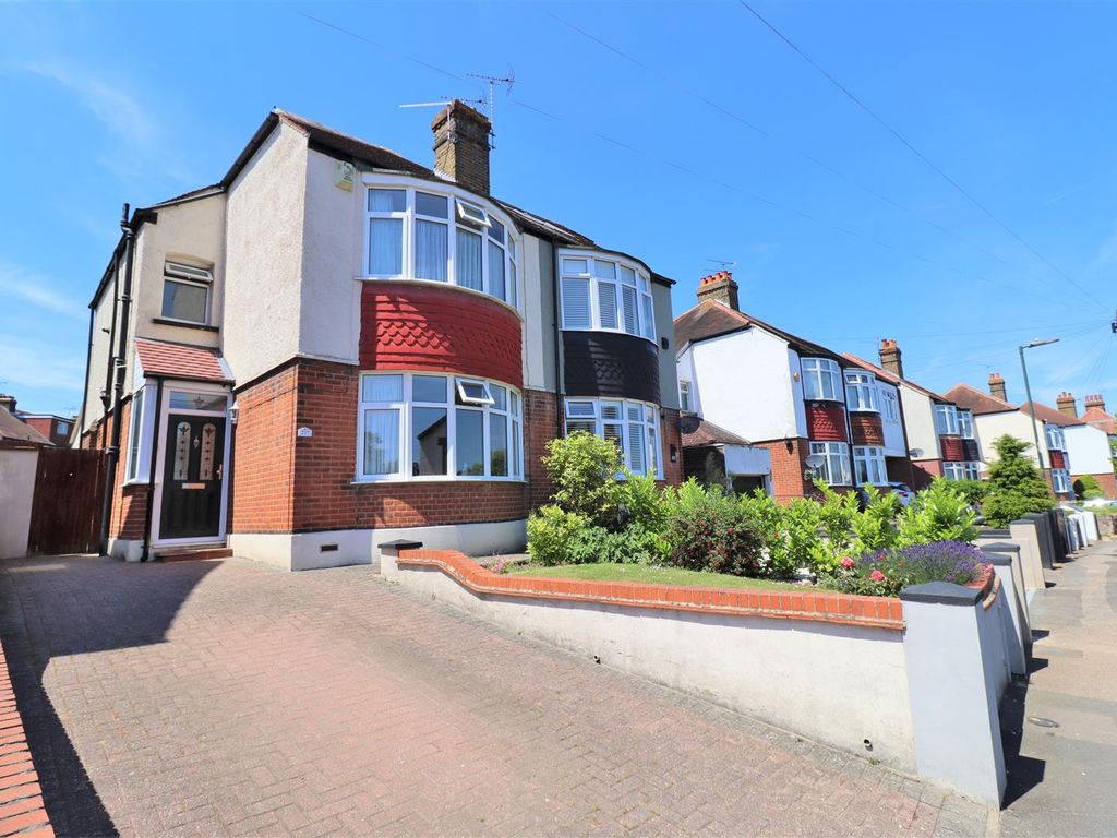 3 Bed Semi Detached House For Sale In Barnsole Road Gillingham Me7