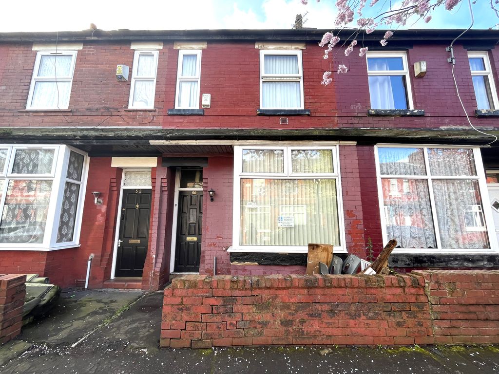 2 bed flat for sale in Winnie Street, Moston, Manchester M40 - Zoopla
