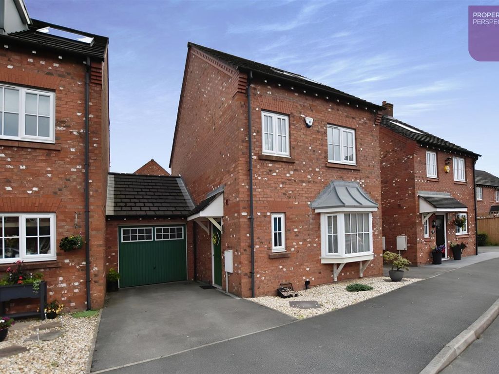 4 Bed Link Detached House For Sale In Meadow Close Coppull Chorley