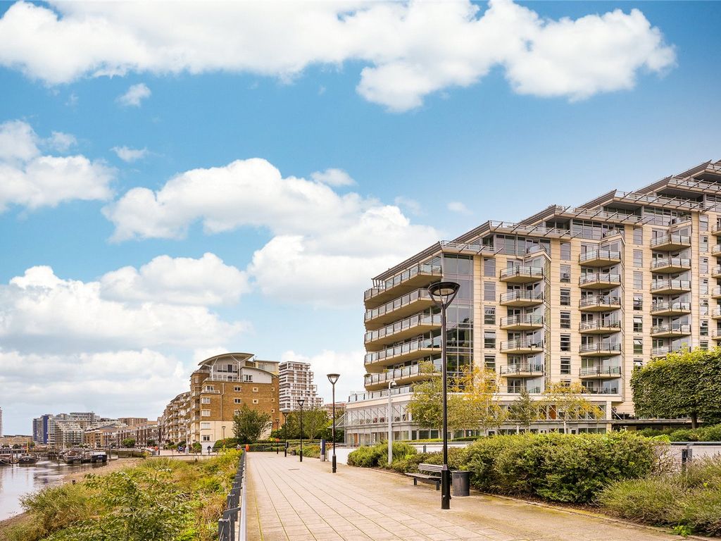 2 bed flat to rent in Ensign House, Juniper Drive SW18, £3,000 pcm - Zoopla