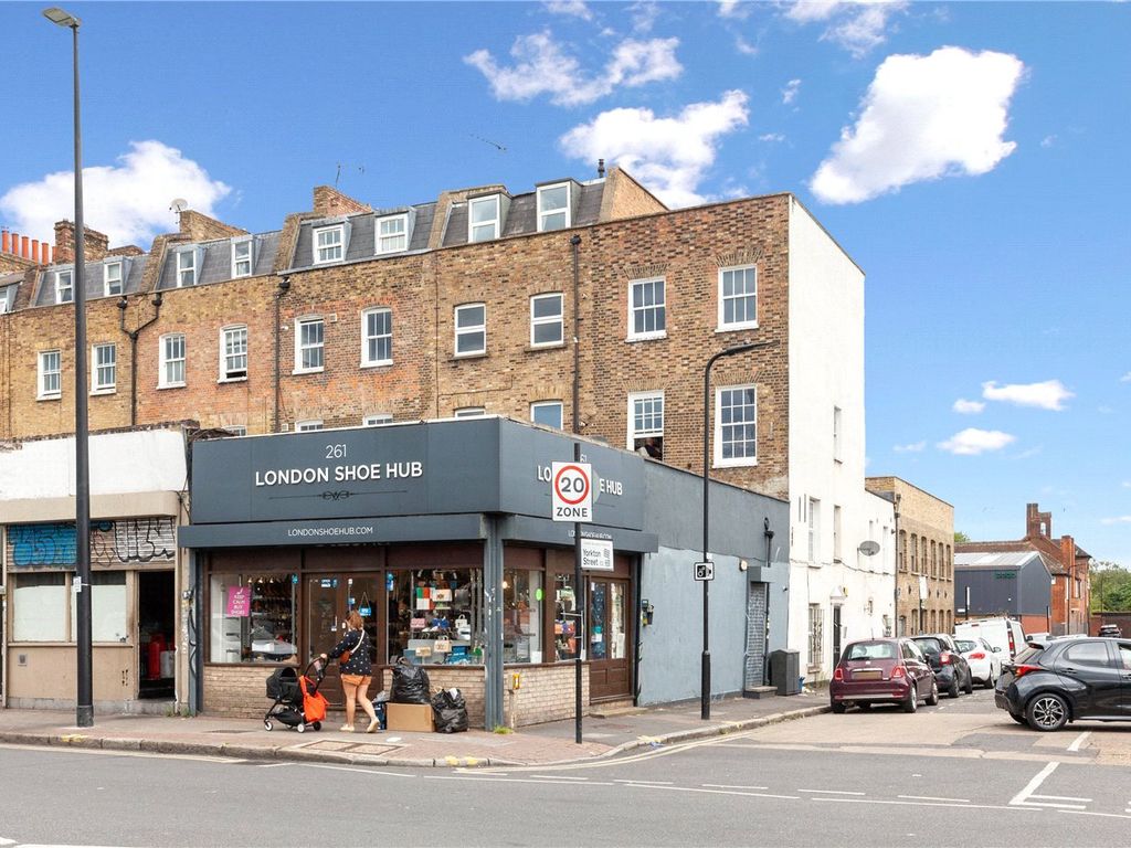 2 bed flat for sale in Hackney Road, London E2, £499,950 - Zoopla