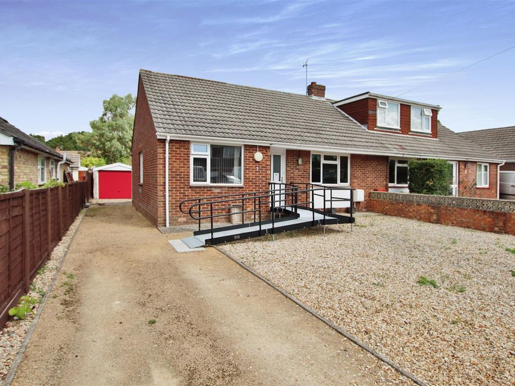 3 Bed Semi Detached Bungalow For Sale In St Davids Road Locks Heath