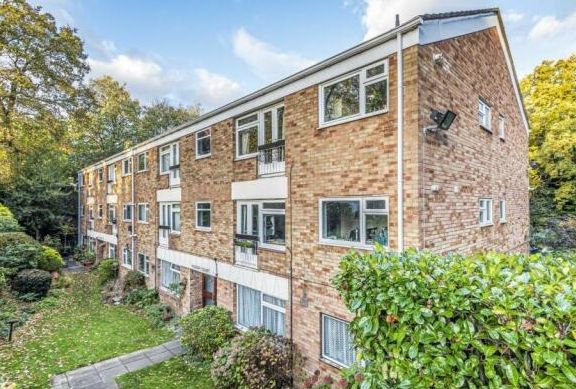 2 bed flat for sale in Grasmere Road, Bromley BR1, £300,000 - Zoopla