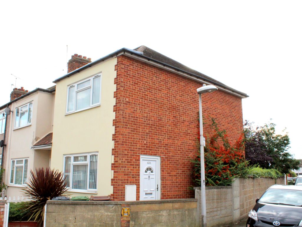 2 Bed End Terrace House To Rent In Temple Avenue Dagenham Rm8 £1 650