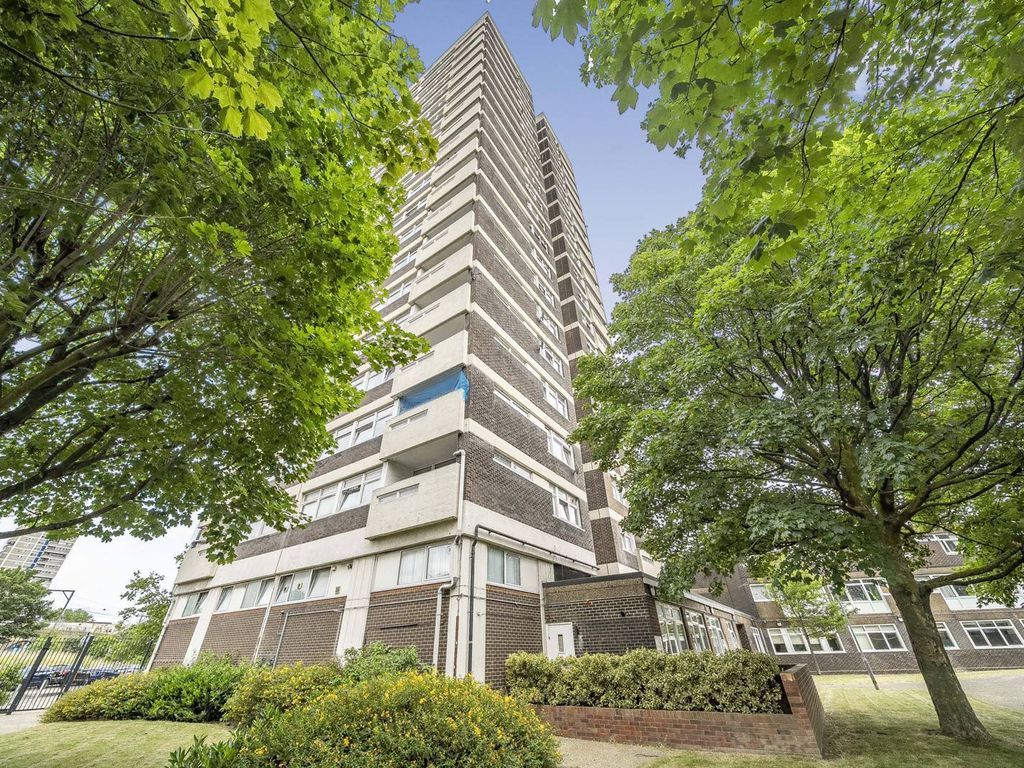 2 bed flat to rent in Elmslie Point, Bow, London E3, £4,200 pcm - Zoopla