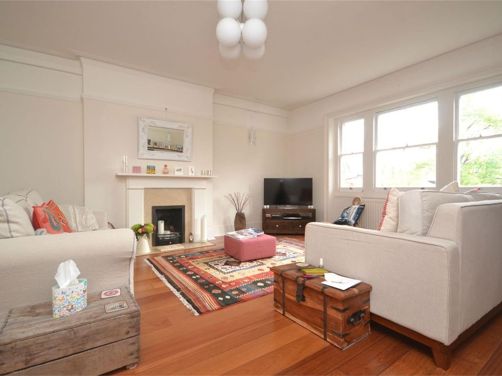 2 bed flat to rent in The Barons, St Margarets, Twickenham TW1, £2,100 ...