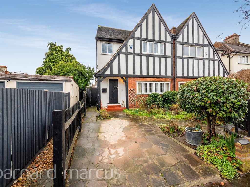 4 Bed Semi Detached House For Sale In Sefton Road Addiscombe Croydon