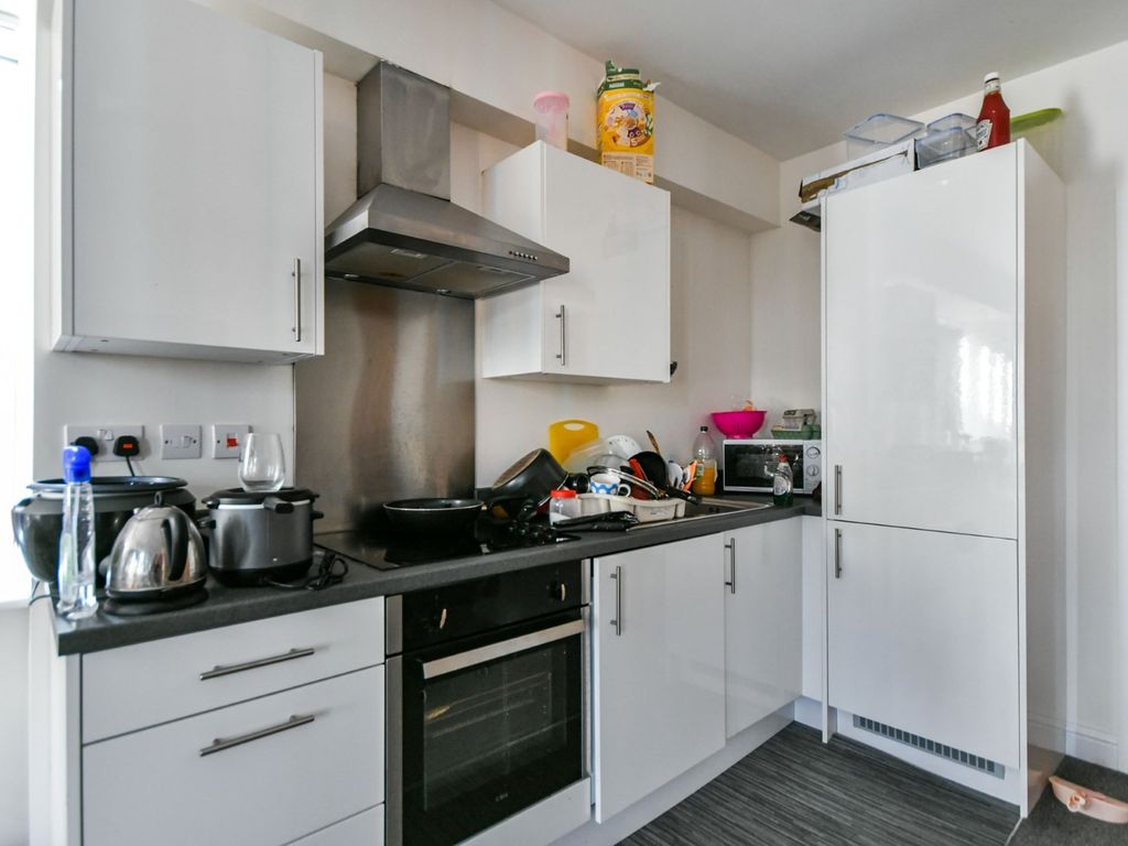 Studio for sale in Guild House, Farnsby Street, Swindon, Wiltshire SN1 ...