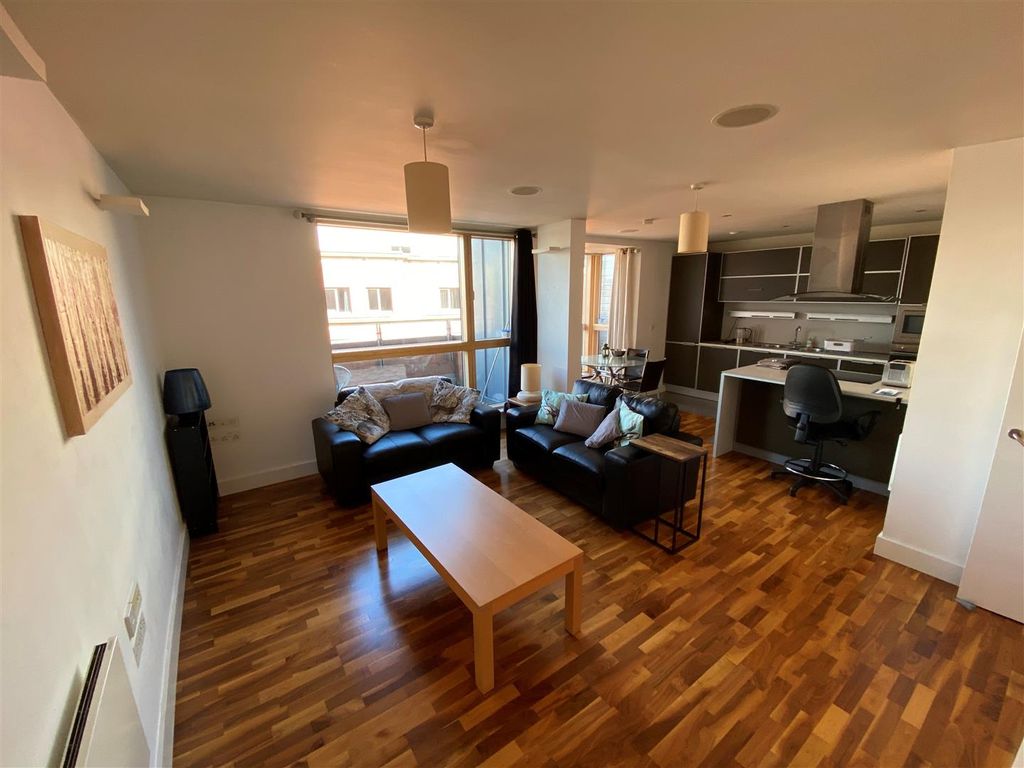 2 bed flat to rent in Whitworth Street West, Manchester M1, £1,575 pcm ...
