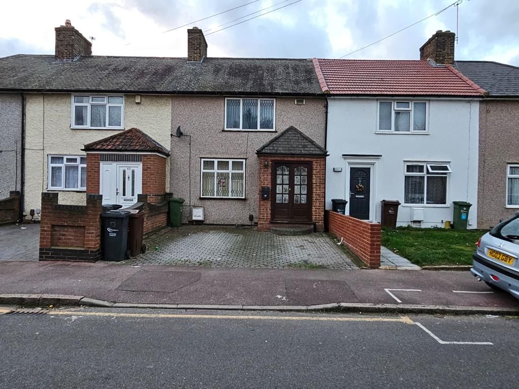 3 Bed Terraced House For Sale In Flamstead Road Dagenham Rm9 £350 000
