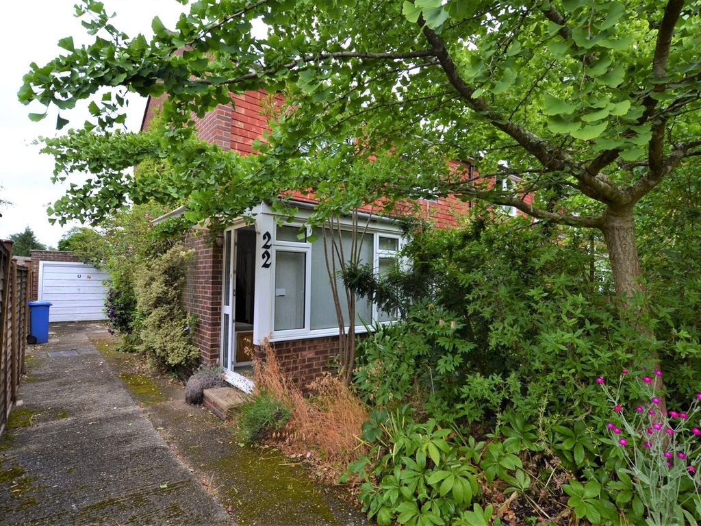 3 bed semi-detached house for sale in The Lea, Fleet GU51 - Zoopla