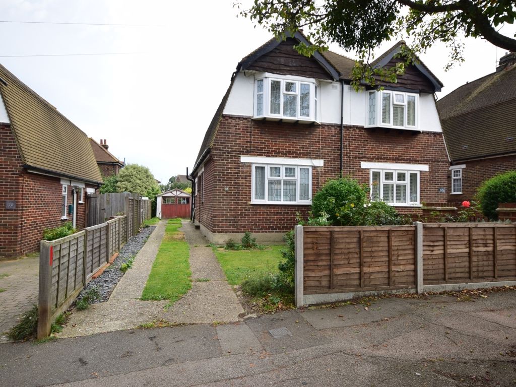 2 Bed Semi Detached House To Rent In Hawthorne Avenue Rainham