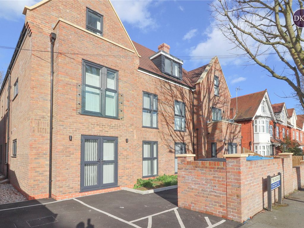 2 bed flat to rent in The Avenue, Watford, Hertfordshire WD17, £1,550 ...