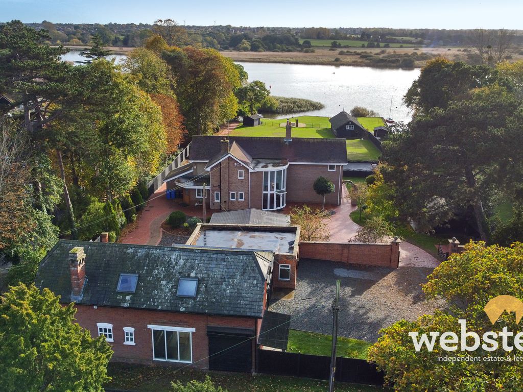 8 bed detached house for sale in Borrow Road, Lowestoft NR32, £ ...