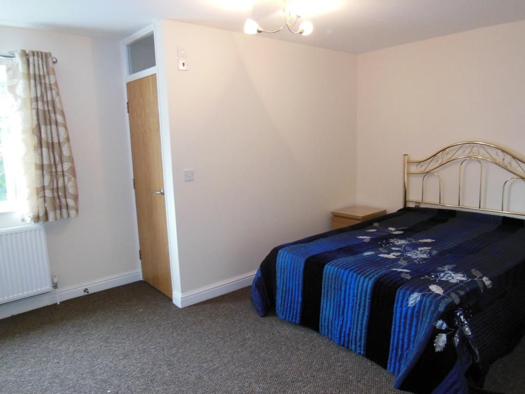 Room to rent in Britannia House, 136A Leeds Road, Heckmondwike, West ...