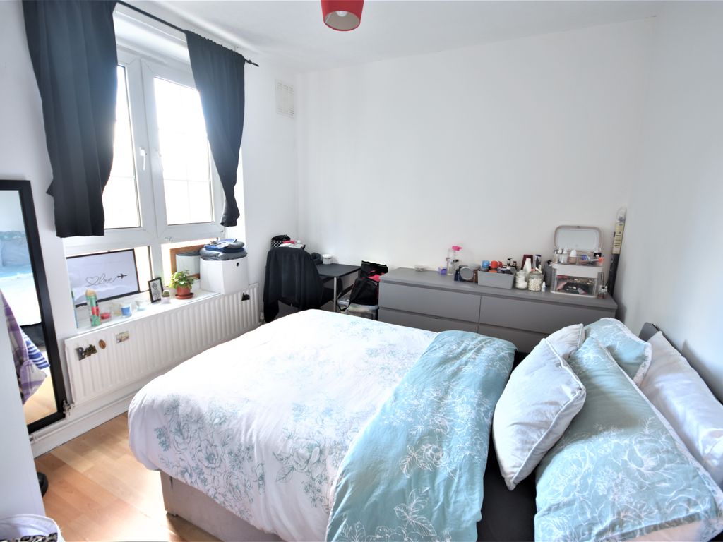 3 bed flat for sale in Prusom Street, Wapping E1W, £450,000 - Zoopla