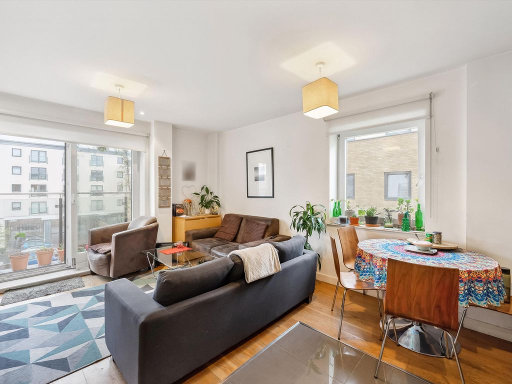 2 bed flat for sale in Forge Square, Canary Wharf, London E14, £425,000 ...