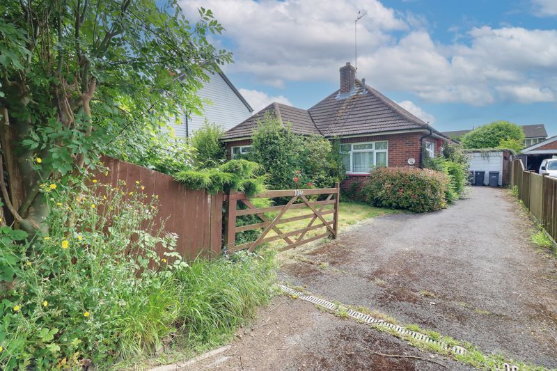 3 bed detached bungalow for sale in London Road, Cowplain ...