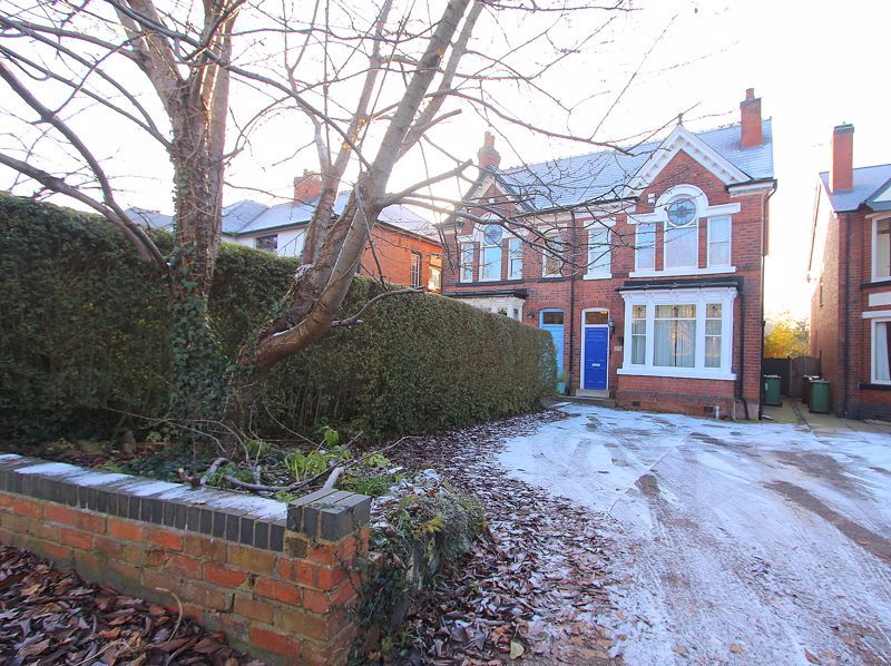 4 bed semi-detached house to rent in Birmingham Road, Walsall WS5 - Zoopla