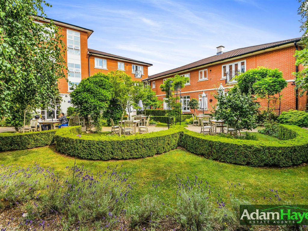 1 bed flat for sale in Langstone Way, London NW7, £310,000 - Zoopla