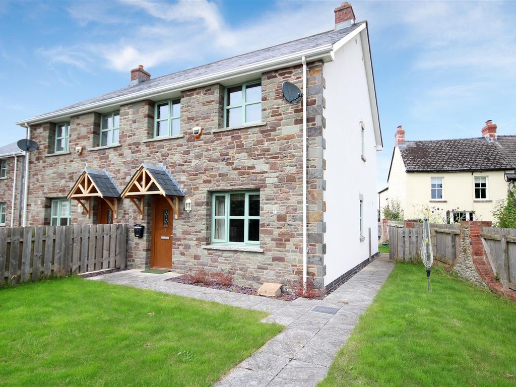 3 Bed End Terrace House For Sale In Orchard Close Bronllys Brecon Ld3