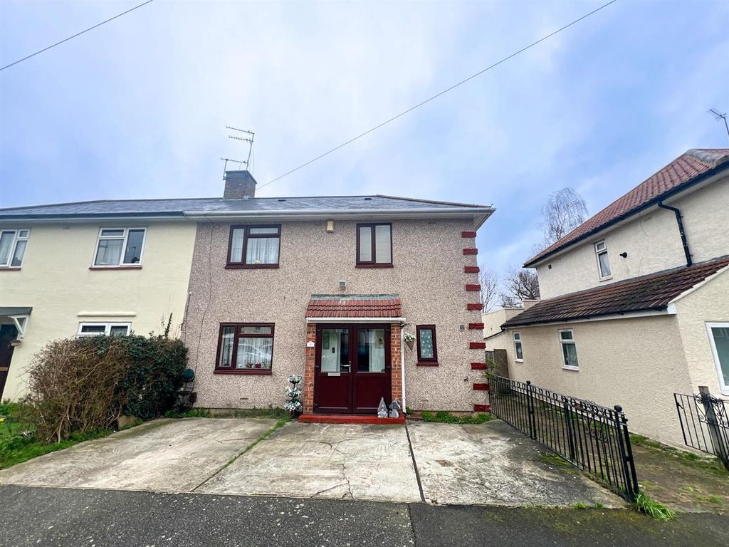 3 Bed Property For Sale In Mount Road Crayford Dartford Da1 £400 000