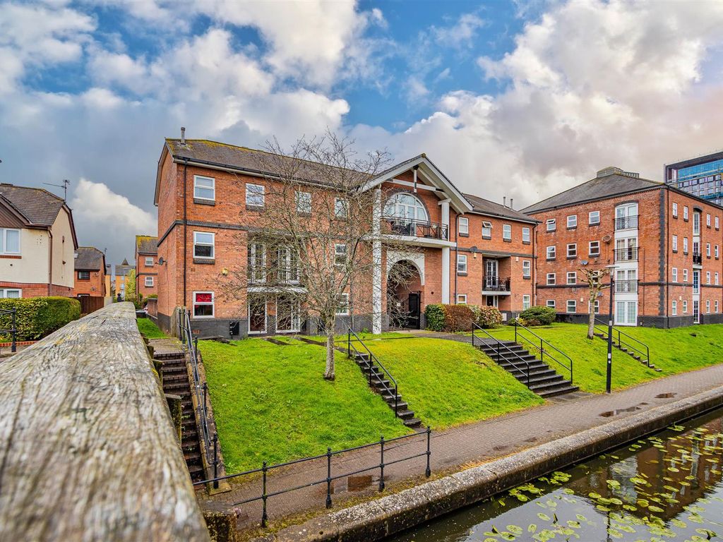 3 bed town house to rent in Craiglee Drive, Cardiff CF10 - Zoopla